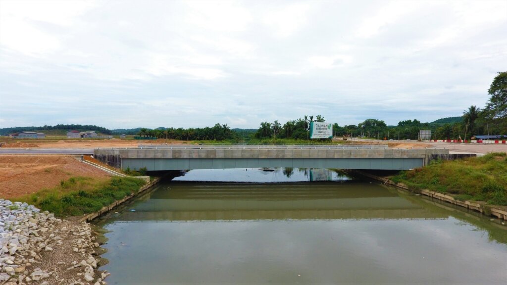 A Single Span 55m DURA Bridge Crossing Sg. Buloh at Alam Perdana Mega ...