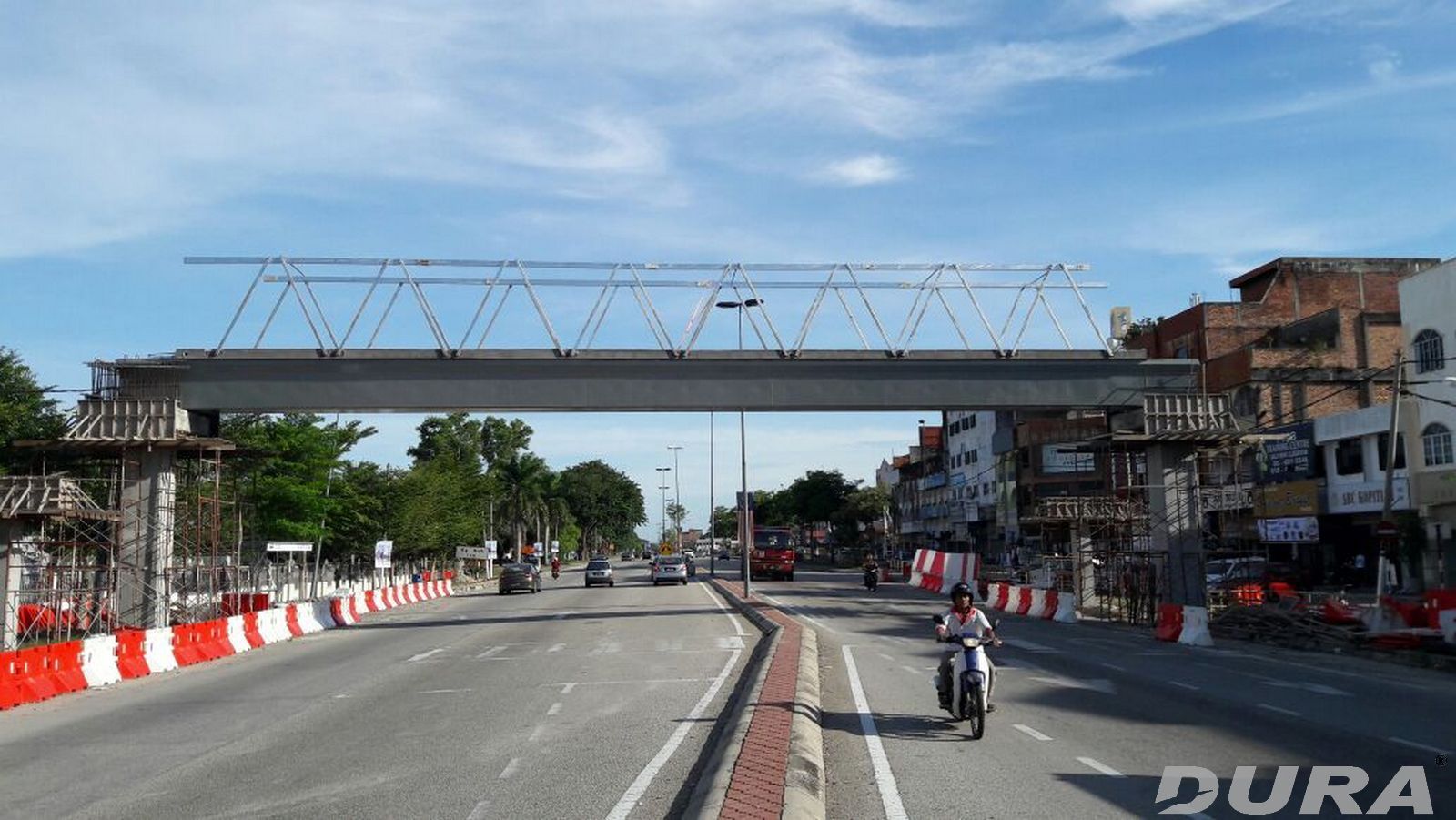 New Pedestrian Bridge Crossing Jalan Lin Chen Mei, Sitiawan, Perak ...